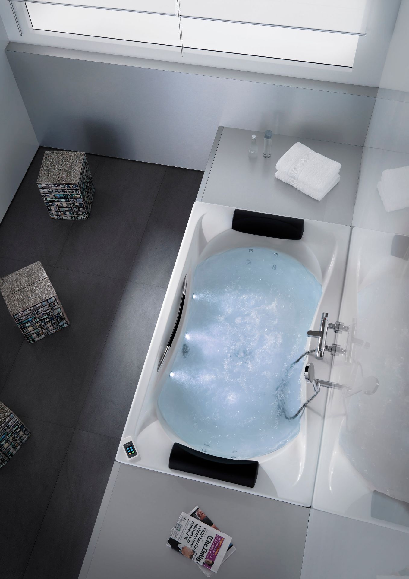 BAÑERA CON HIDROMASAJE BECOOL BIPLAZA BLANCA | Grupo COYSA